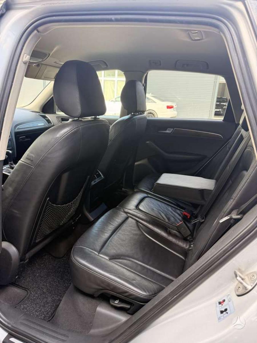Grey Audi Q5 2010 in Kaunas, with an engine capacity of 1.97 L and mileage of 350 thousand km for 9700 €, photo 7 on AUTOMOTO.COM.LV