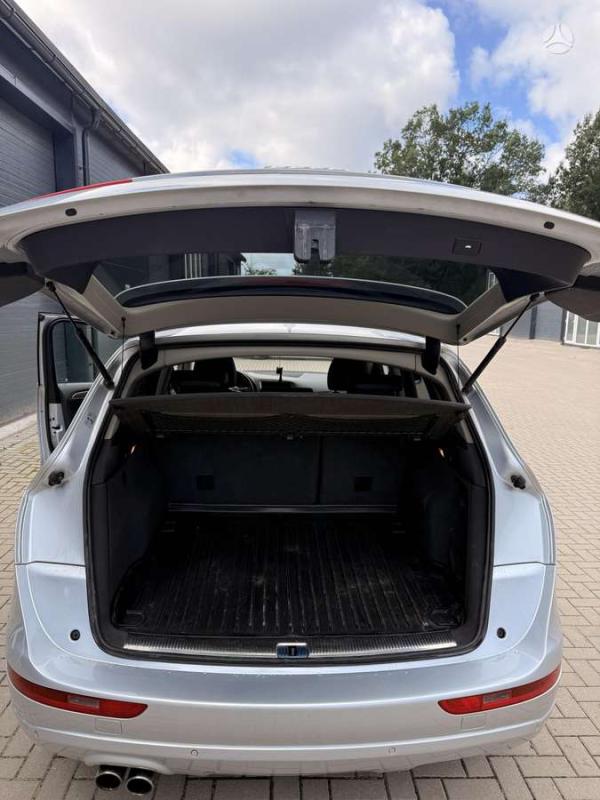 Grey Audi Q5 2010 in Kaunas, with an engine capacity of 1.97 L and mileage of 350 thousand km for 9700 €, photo 9 on AUTOMOTO.COM.LV
