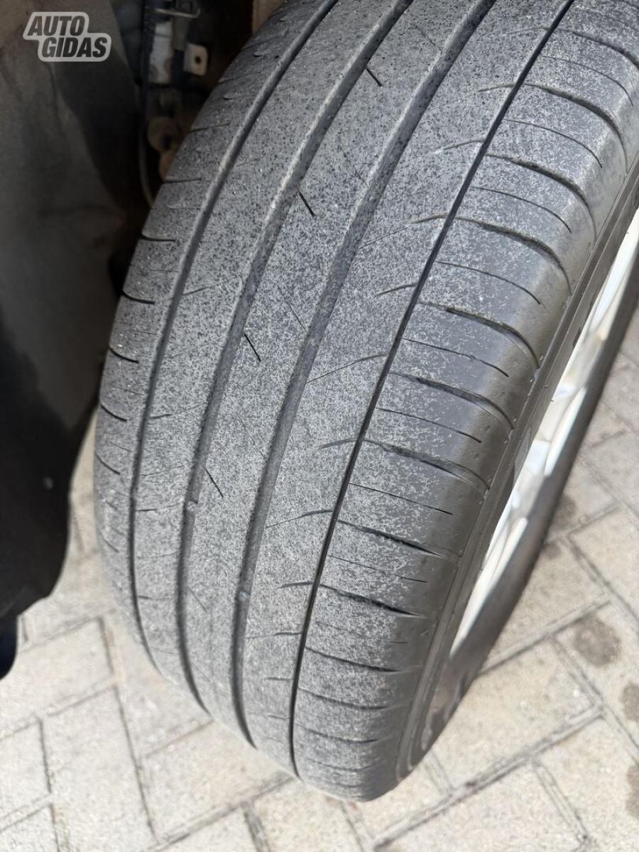 Grey Audi Q5 2010 in Kaisiadorys, with an engine capacity of 2.00 L and mileage of 353 thousand km for 7350 €, photo 18 on AUTOMOTO.COM.LV