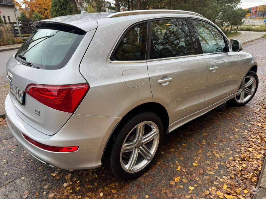 Grey Audi Q5 2011 in Vilnius, with an engine capacity of 1.97 L and mileage of 193 thousand km for 9870 €, photo 8 on AUTOMOTO.COM.LV