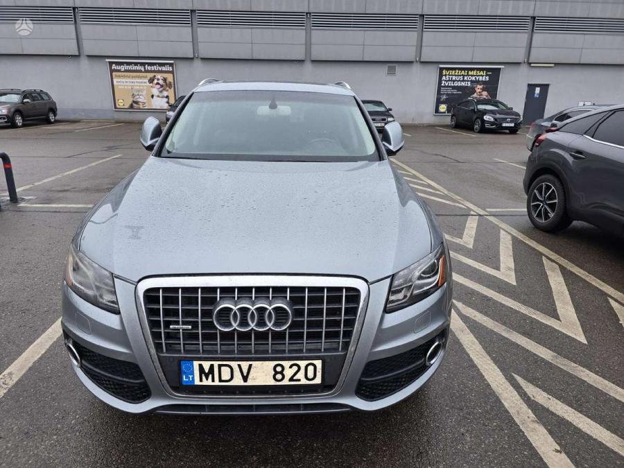 Pelēks Audi Q5 2011 Viļņa, ar dzinēja tilpumu 3.20 L un nobraukumu 141 tūkst. km par 9999 €, foto 1 vietnē AUTOMOTO.COM.LV