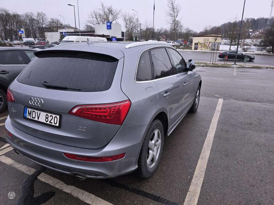 Pelēks Audi Q5 2011 Viļņa, ar dzinēja tilpumu 3.20 L un nobraukumu 141 tūkst. km par 9999 €, foto 5 vietnē AUTOMOTO.COM.LV