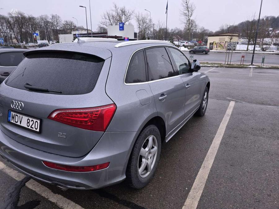 Pelēks Audi Q5 2011 Viļņa, ar dzinēja tilpumu 3.20 L un nobraukumu 141 tūkst. km par 9999 €, foto 6 vietnē AUTOMOTO.COM.LV