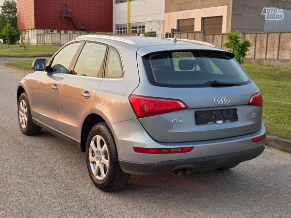 Grey Audi Q5 2011 in Vilnius, with an engine capacity of 2.00 L and mileage of 292 thousand km for 9500 €, photo 5 on AUTOMOTO.COM.LV