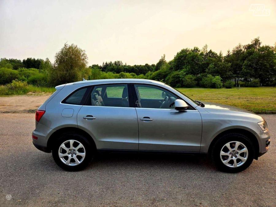 Grey Audi Q5 2011 in Vilnius, with an engine capacity of 2.00 L and mileage of 292 thousand km for 9500 €, photo 8 on AUTOMOTO.COM.LV