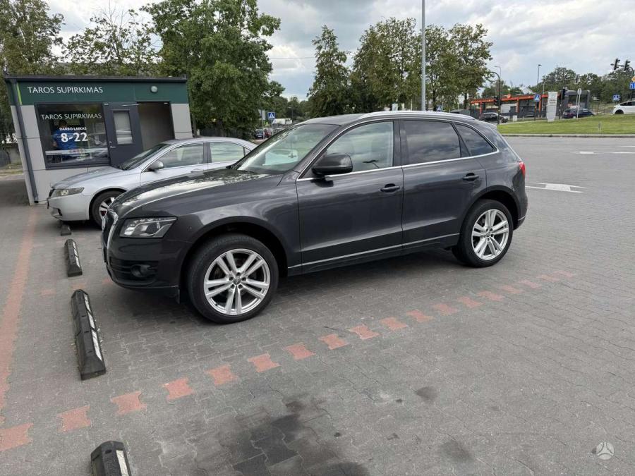 Pelēks Audi Q5 2011 Kauņa, ar dzinēja tilpumu 3.00 L un nobraukumu 430 tūkst. km par 9500 €, foto 1 vietnē AUTOMOTO.COM.LV