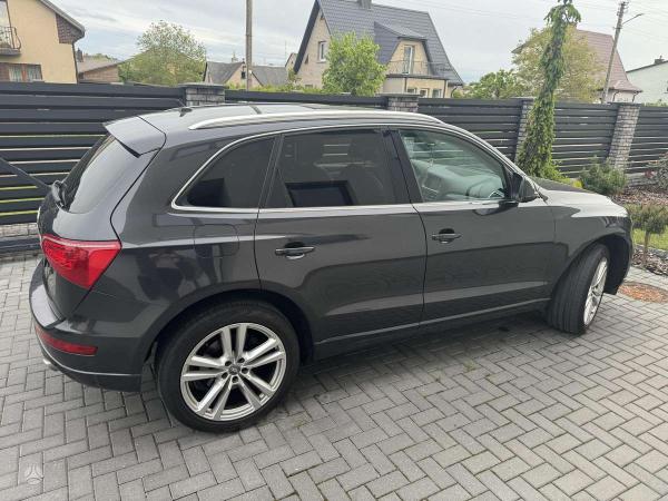Grey Audi Q5 2011 in Kaunas, with an engine capacity of 3.00 L and mileage of 430 thousand km for 9500 €, photo 2 on AUTOMOTO.COM.LV