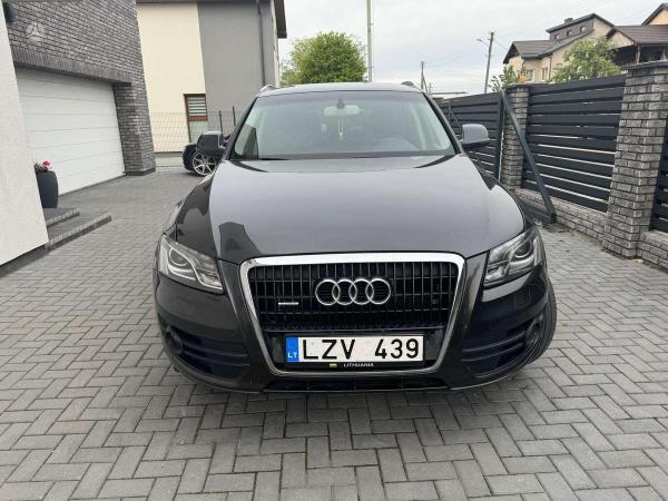 Grey Audi Q5 2011 in Kaunas, with an engine capacity of 3.00 L and mileage of 430 thousand km for 9500 €, photo 4 on AUTOMOTO.COM.LV