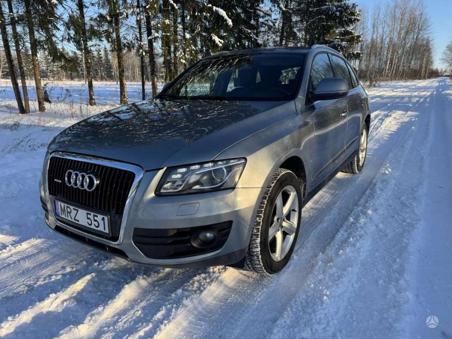 Pelēks Audi Q5 2011 Viļņa, ar dzinēja tilpumu 2.97 L un nobraukumu 253 tūkst. km par 8650 €, foto 1 vietnē AUTOMOTO.COM.LV