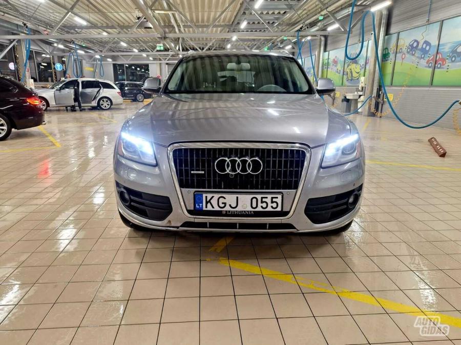 Grey Audi Q5 2011 in Vilnius, with an engine capacity of 2.00 L and mileage of 302 thousand km for 4800 €, photo 3 on AUTOMOTO.COM.LV