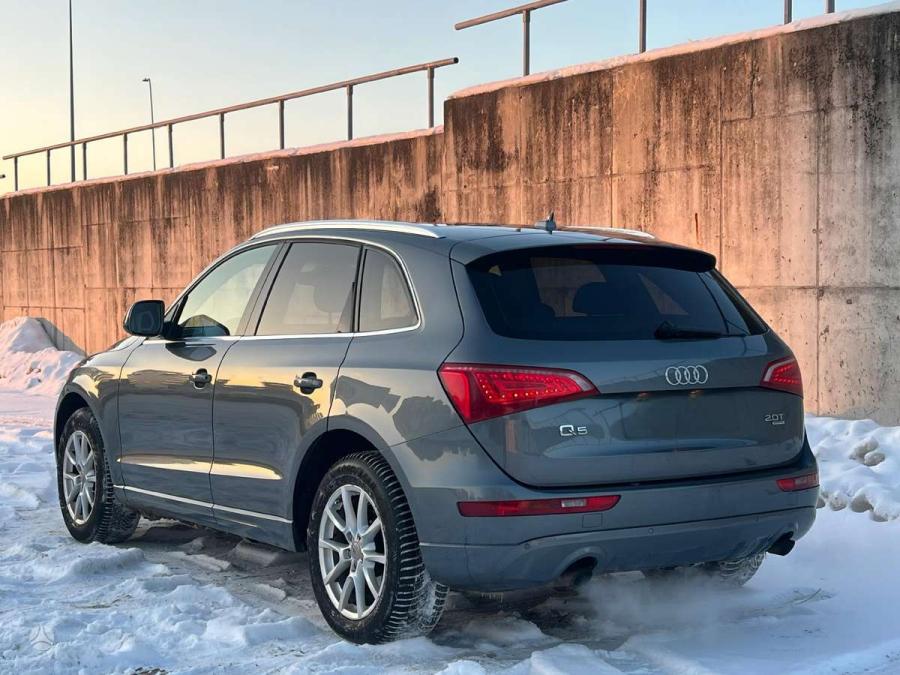 Grey Audi Q5 2011 in Vilnius, with an engine capacity of 1.98 L and mileage of 183 thousand km for 6500 €, photo 2 on AUTOMOTO.COM.LV