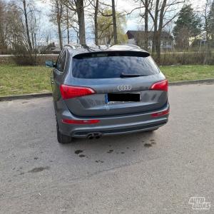 Pelēks Audi Q5 2011 Marijampole, ar dzinēja tilpumu 2.00 L un nobraukumu 309 tūkst. km par 10500 €, foto 3 vietnē AUTOMOTO.COM.LV