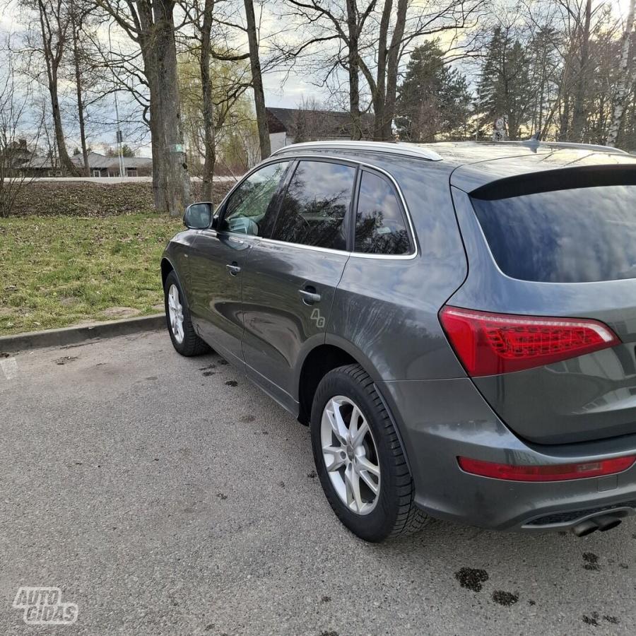 Pelēks Audi Q5 2011 Marijampole, ar dzinēja tilpumu 2.00 L un nobraukumu 309 tūkst. km par 10500 €, foto 4 vietnē AUTOMOTO.COM.LV