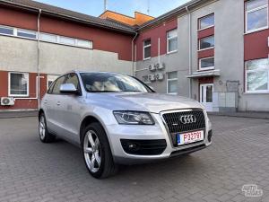 Pelēks Audi Q5 2011 Telšiai, ar dzinēja tilpumu 2.00 L un nobraukumu 225 tūkst. km par 9999 €, foto  vietnē AUTOMOTO.COM.LV