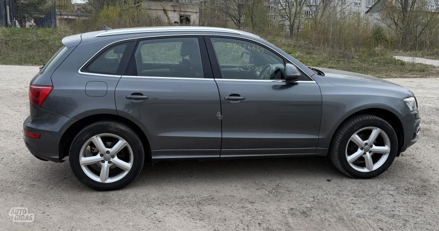 Grey Audi Q5 2011 in Alytus, with an engine capacity of 2.00 L and mileage of 123 thousand km for 3250 €, photo 3 on AUTOMOTO.COM.LV