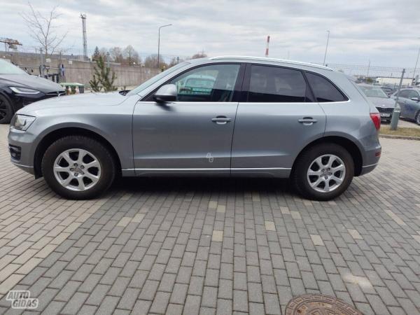 Grey Audi Q5 2011 in Siauliai, with an engine capacity of 2.00 L and mileage of 224 thousand km for 9700 €, photo 2 on AUTOMOTO.COM.LV