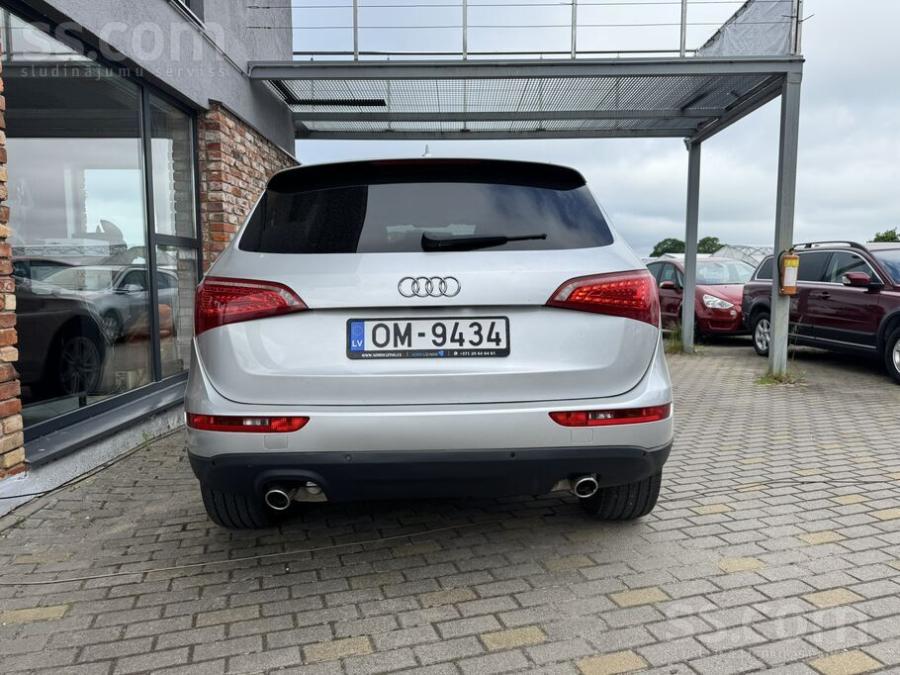 Grey Audi Q5 2011 in Talsi, with an engine capacity of 3.00 L and mileage of 195 thousand km for 11999 €, photo 7 on AUTOMOTO.COM.LV