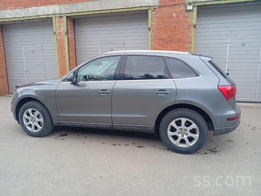 Grey Audi Q5 2011 in Vilnius, with an engine capacity of 2.00 L and mileage of 350 thousand km for 7800 €, photo 6 on AUTOMOTO.COM.LV