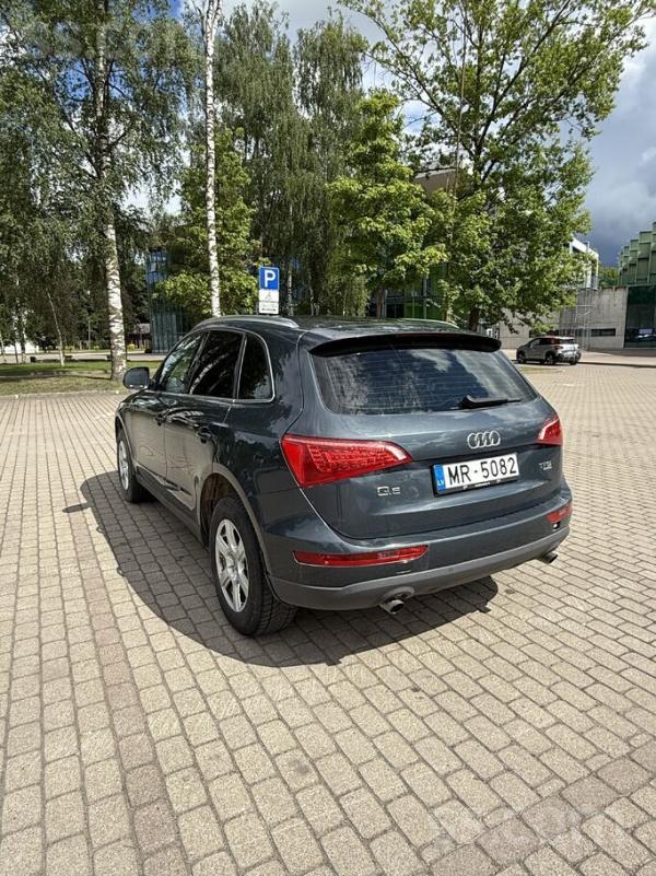 Pelēks Audi Q5 2011 Jelgava, ar dzinēja tilpumu 2.00 L un nobraukumu 281 tūkst. km par 8000 €, foto 5 vietnē AUTOMOTO.COM.LV