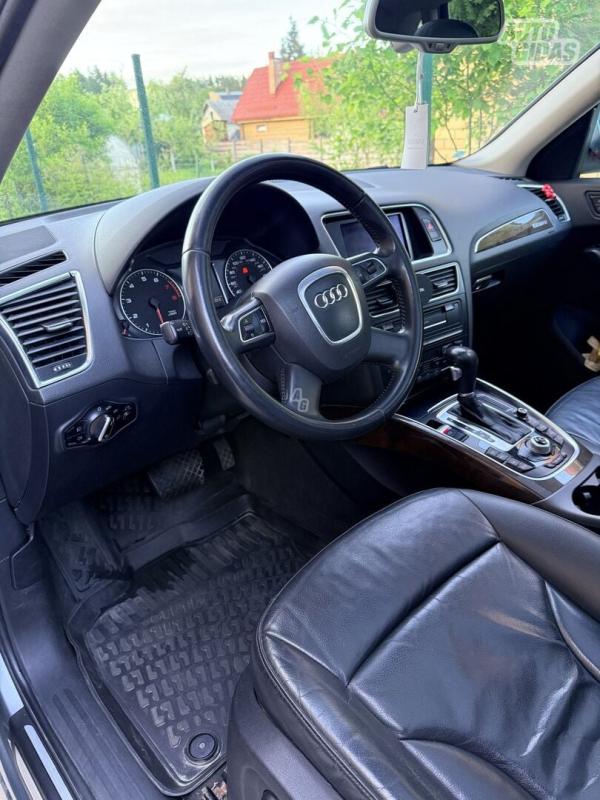 Pelēks Audi Q5 2011 Viļņa, ar dzinēja tilpumu 2.00 L un nobraukumu 313 tūkst. km par 7500 €, foto 4 vietnē AUTOMOTO.COM.LV