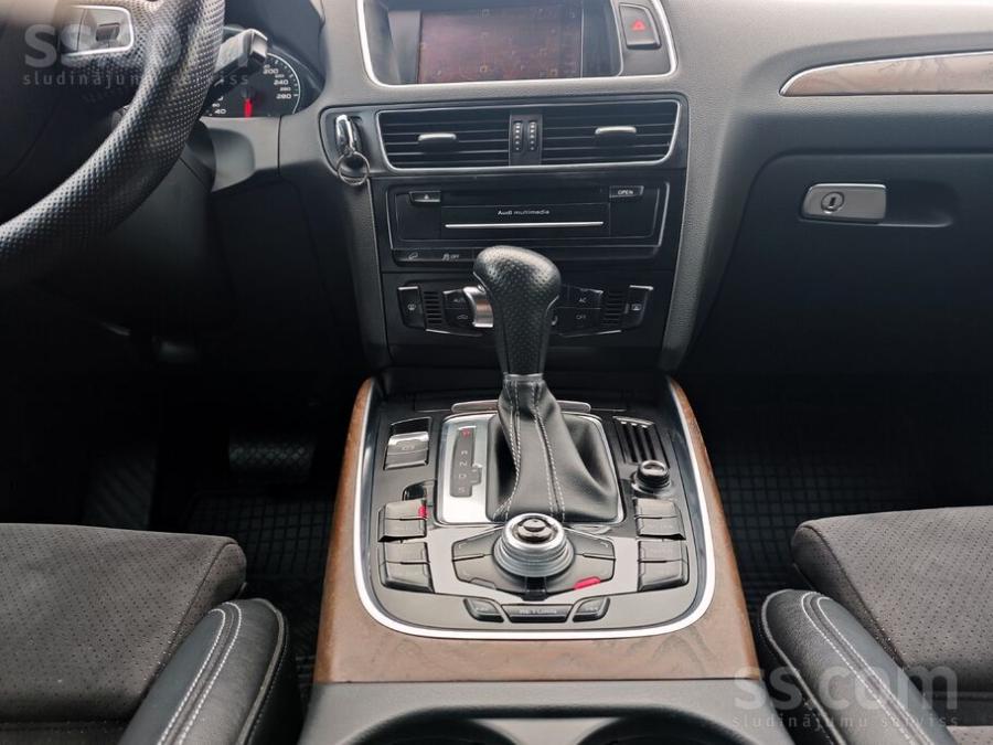 Pelēks Audi Q5 2011 Rīga, ar dzinēja tilpumu 2.00 L un nobraukumu 218 tūkst. km par 10900 €, foto 24 vietnē AUTOMOTO.COM.LV