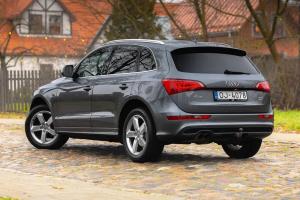 Grey Audi Q5 2011 in Jelgava, with an engine capacity of 2.00 L and mileage of 263 thousand km for 10900 €, photo 5 on AUTOMOTO.COM.LV