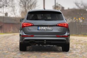 Grey Audi Q5 2011 in Jelgava, with an engine capacity of 2.00 L and mileage of 263 thousand km for 10900 €, photo 7 on AUTOMOTO.COM.LV