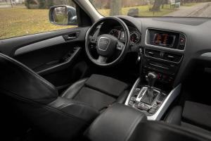 Grey Audi Q5 2011 in Jelgava, with an engine capacity of 2.00 L and mileage of 263 thousand km for 10900 €, photo 8 on AUTOMOTO.COM.LV