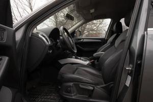 Grey Audi Q5 2011 in Jelgava, with an engine capacity of 2.00 L and mileage of 263 thousand km for 10900 €, photo 10 on AUTOMOTO.COM.LV