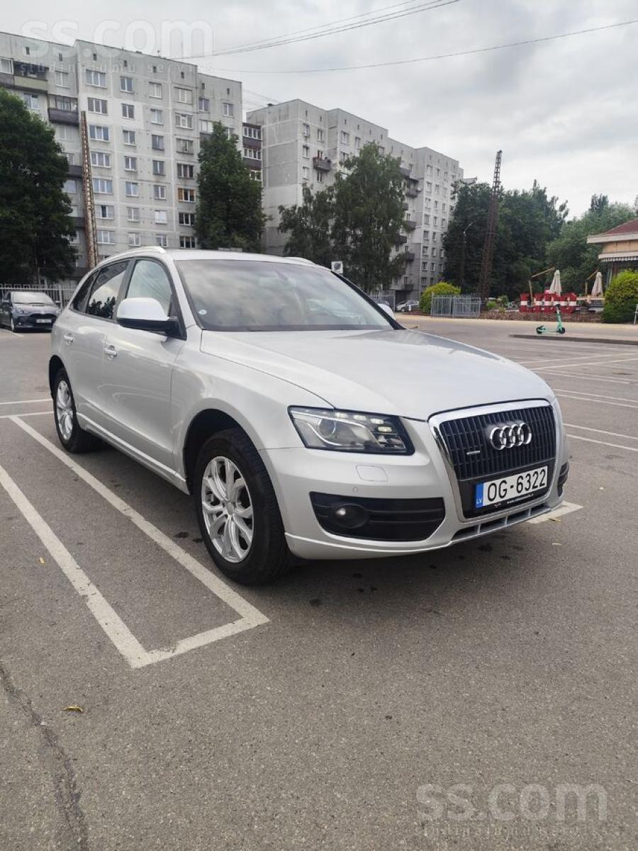 Grey Audi Q5 2011 in Riga, with an engine capacity of 2.00 L and mileage of 240 thousand km for 7000 €, photo 3 on AUTOMOTO.COM.LV