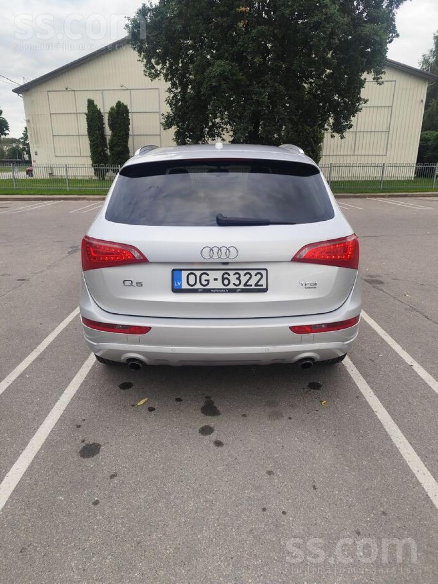 Grey Audi Q5 2011 in Riga, with an engine capacity of 2.00 L and mileage of 240 thousand km for 7000 €, photo 6 on AUTOMOTO.COM.LV