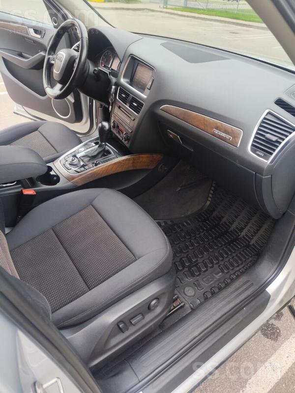 Pelēks Audi Q5 2011 Rīga, ar dzinēja tilpumu 2.00 L un nobraukumu 240 tūkst. km par 7000 €, foto 9 vietnē AUTOMOTO.COM.LV