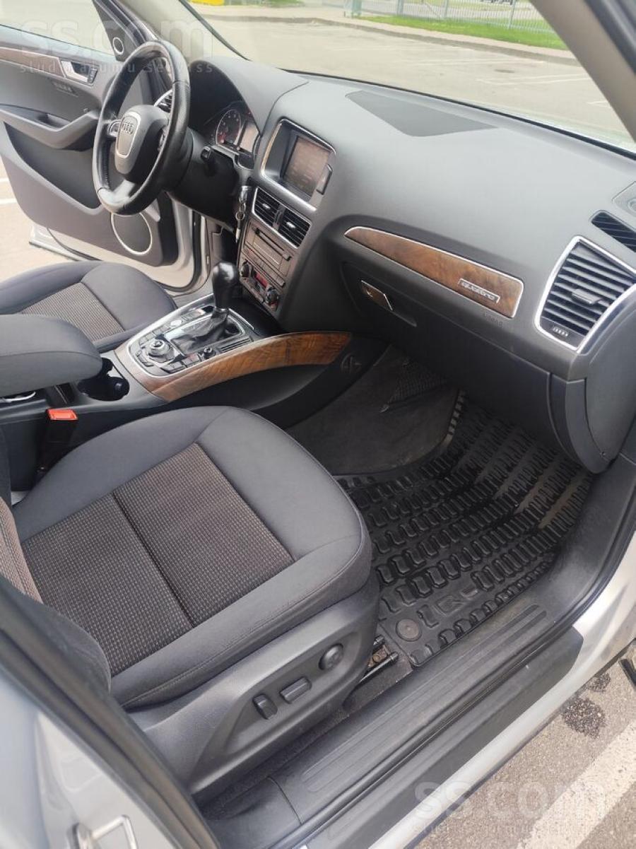 Grey Audi Q5 2011 in Riga, with an engine capacity of 2.00 L and mileage of 240 thousand km for 7000 €, photo 10 on AUTOMOTO.COM.LV