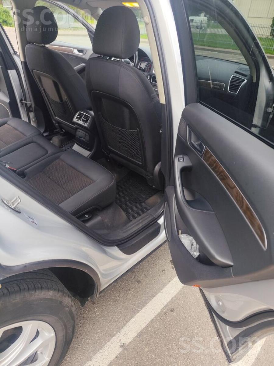 Grey Audi Q5 2011 in Riga, with an engine capacity of 2.00 L and mileage of 240 thousand km for 7000 €, photo 12 on AUTOMOTO.COM.LV