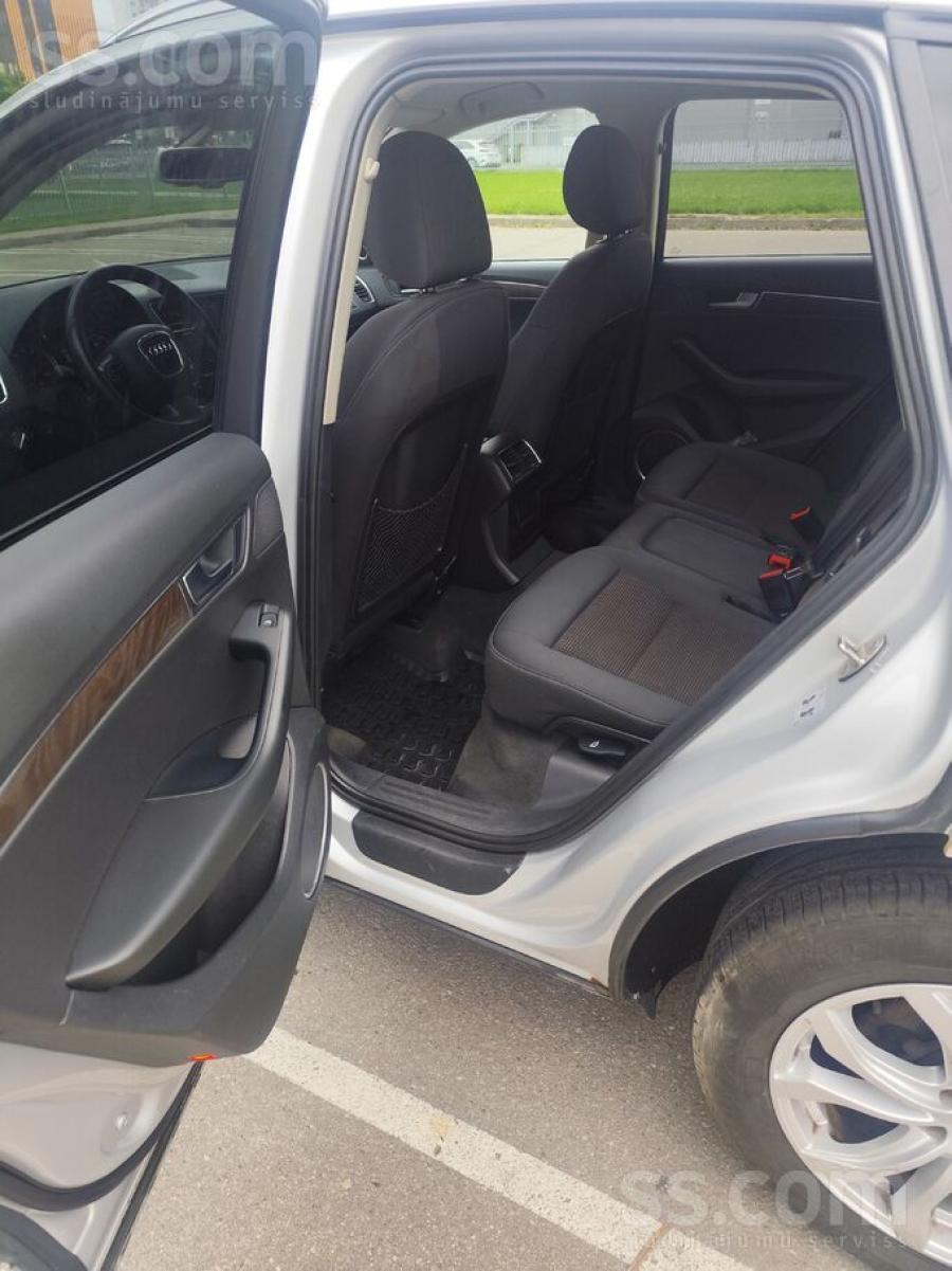 Grey Audi Q5 2011 in Riga, with an engine capacity of 2.00 L and mileage of 240 thousand km for 7000 €, photo 13 on AUTOMOTO.COM.LV