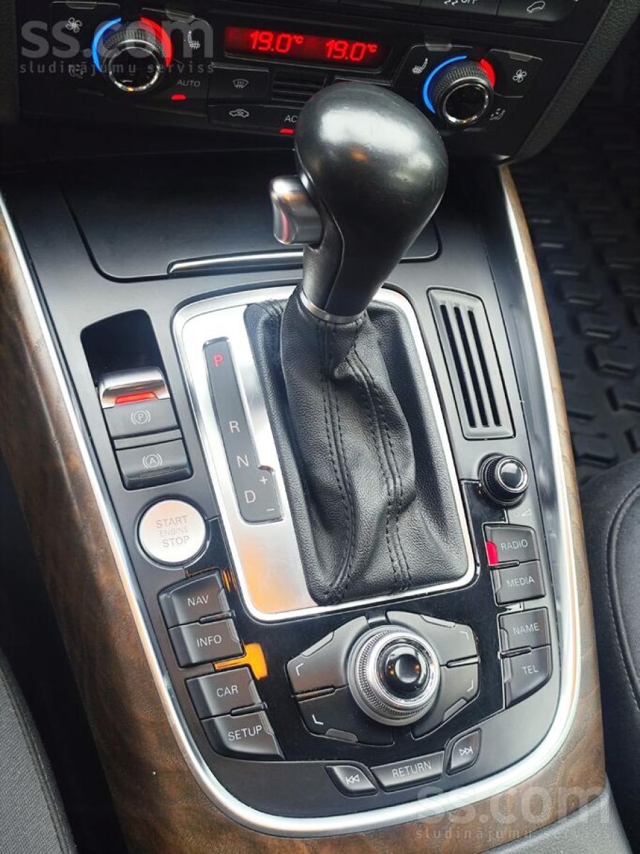 Grey Audi Q5 2011 in Riga, with an engine capacity of 2.00 L and mileage of 240 thousand km for 7000 €, photo 15 on AUTOMOTO.COM.LV