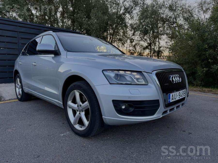 Grey Audi Q5 2011 in Riga, with an engine capacity of 3.00 L and mileage of 0 thousand km for 9950 €, photo 1 on AUTOMOTO.COM.LV