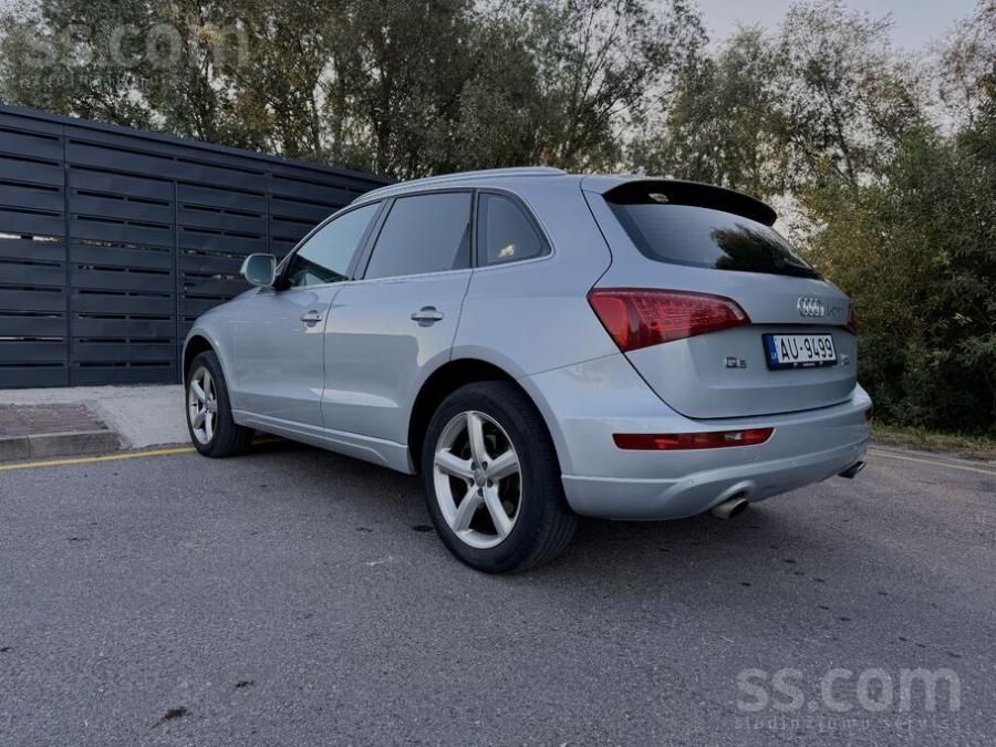 Grey Audi Q5 2011 in Riga, with an engine capacity of 3.00 L and mileage of 0 thousand km for 9950 €, photo 4 on AUTOMOTO.COM.LV