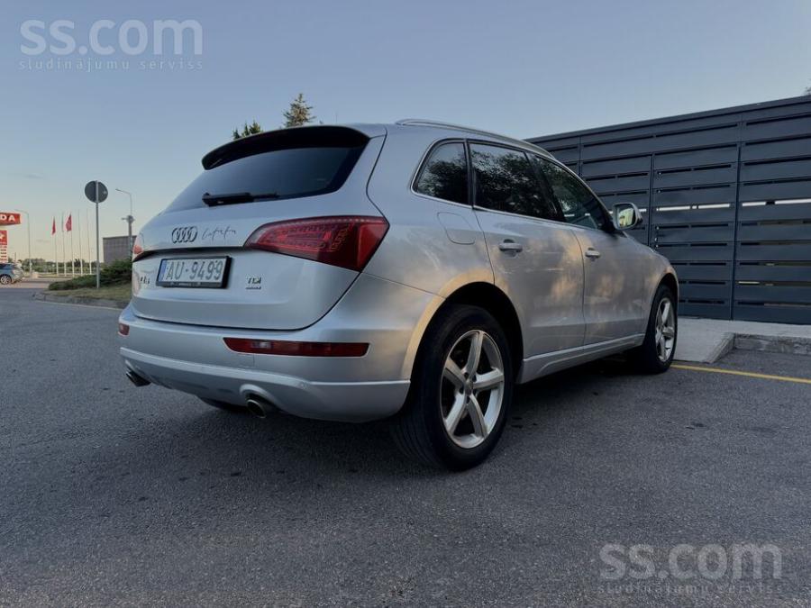 Grey Audi Q5 2011 in Riga, with an engine capacity of 3.00 L and mileage of 0 thousand km for 9950 €, photo 5 on AUTOMOTO.COM.LV
