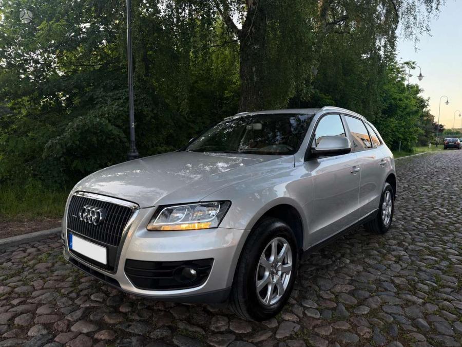 Pelēks Audi Q5 2011 Kauņa, ar dzinēja tilpumu 1.97 L un nobraukumu 337 tūkst. km par 8500 €, foto 1 vietnē AUTOMOTO.COM.LV