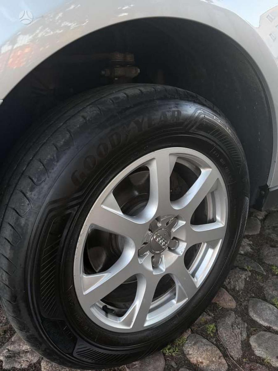 Pelēks Audi Q5 2011 Kauņa, ar dzinēja tilpumu 1.97 L un nobraukumu 337 tūkst. km par 8500 €, foto 15 vietnē AUTOMOTO.COM.LV