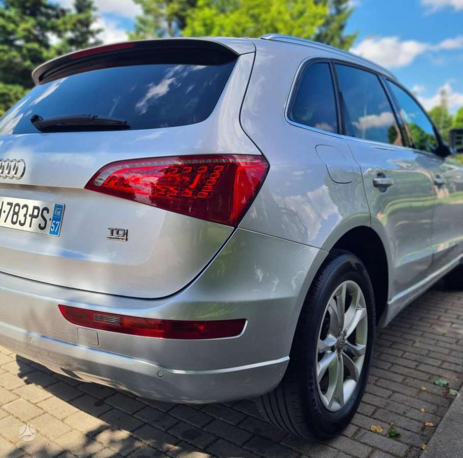 Grey Audi Q5 2011 in Taurage, with an engine capacity of 1.97 L and mileage of 265 thousand km for 7900 €, photo 9 on AUTOMOTO.COM.LV