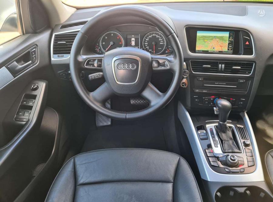 Grey Audi Q5 2011 in Taurage, with an engine capacity of 1.97 L and mileage of 265 thousand km for 7900 €, photo 13 on AUTOMOTO.COM.LV