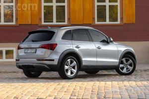 Pelēks Audi Q5 2011 Jelgava, ar dzinēja tilpumu 2.00 L un nobraukumu 265 tūkst. km par 8750 €, foto 4 vietnē AUTOMOTO.COM.LV