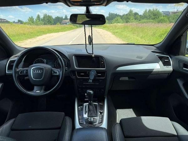 Grey Audi Q5 2011 in Vilnius, with an engine capacity of 2.97 L and mileage of 299 thousand km for 9600 €, photo 3 on AUTOMOTO.COM.LV