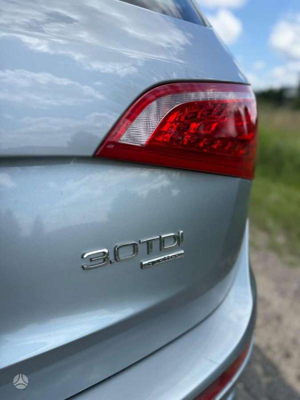 Grey Audi Q5 2011 in Vilnius, with an engine capacity of 2.97 L and mileage of 299 thousand km for 9600 €, photo 5 on AUTOMOTO.COM.LV