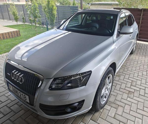 Grey Audi Q5 2011 in Siauliai, with an engine capacity of 1.97 L and mileage of 209 thousand km for 10500 €, photo 1 on AUTOMOTO.COM.LV