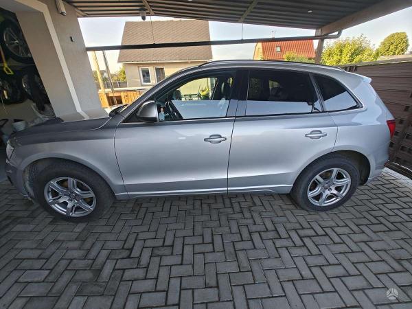 Grey Audi Q5 2011 in Siauliai, with an engine capacity of 1.97 L and mileage of 209 thousand km for 10500 €, photo 5 on AUTOMOTO.COM.LV