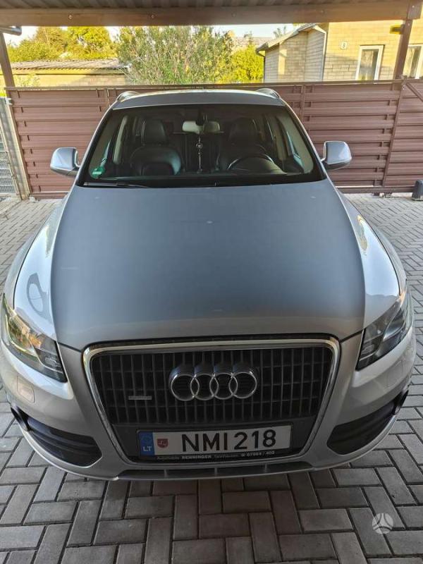 Grey Audi Q5 2011 in Siauliai, with an engine capacity of 1.97 L and mileage of 209 thousand km for 10500 €, photo 6 on AUTOMOTO.COM.LV