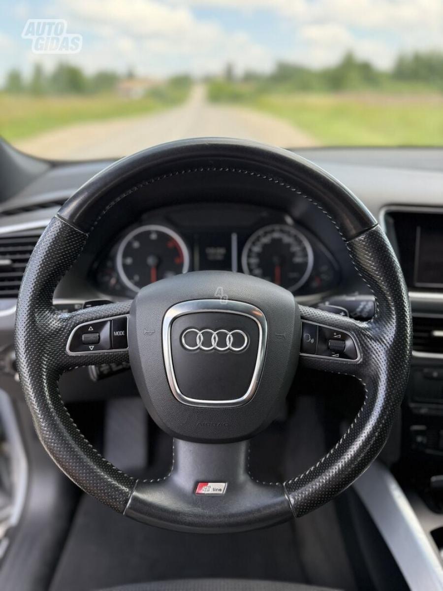 Grey Audi Q5 2011 in Vilnius, with an engine capacity of 3.00 L and mileage of 299 thousand km for 9499 €, photo 6 on AUTOMOTO.COM.LV